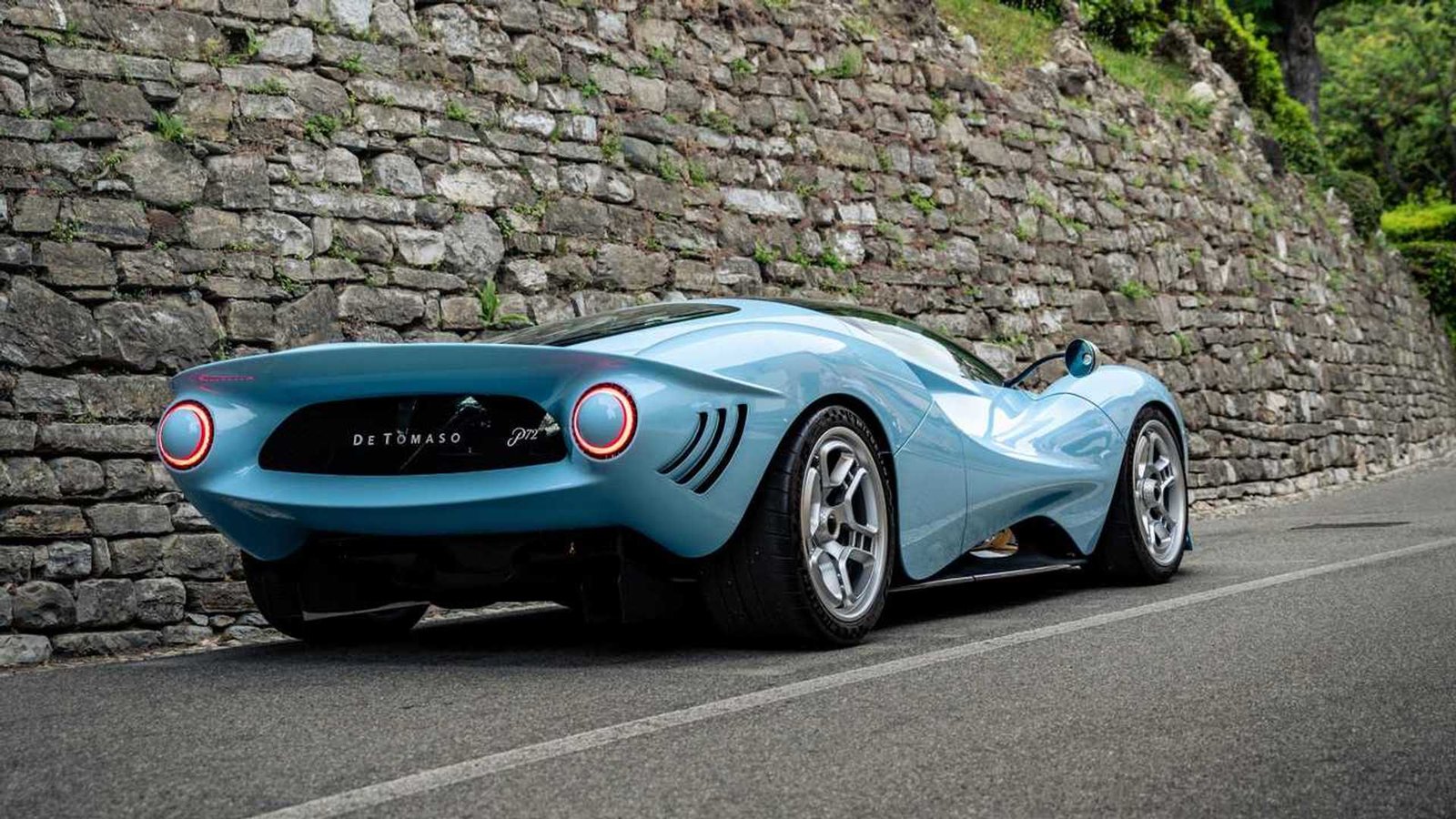 Light Blue Cars: Stunning Shades That Turn Heads Instantly - Autopatchers