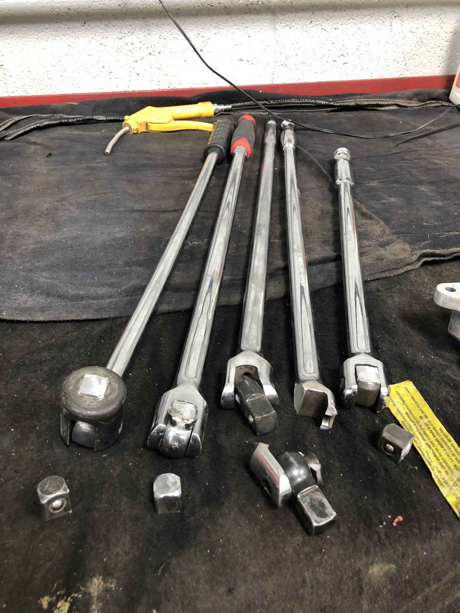 What is a Breaker Bar Used for in Car Repair: Essential Tool Tips ...